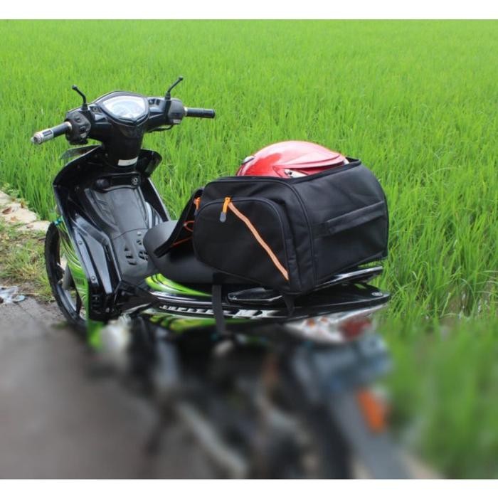 Jual [Expert] tas buat helem ,di motor apa aja juga bisa | Shopee Indonesia