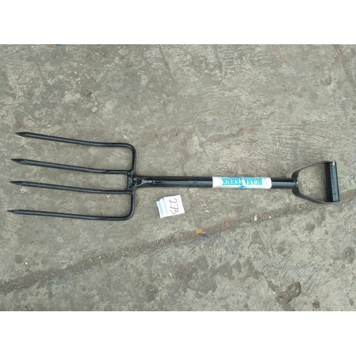 Jual Garpu Besar Full Besi Hitam 4 Gigi Garukan Tanah Ulir Kebun Petani ...