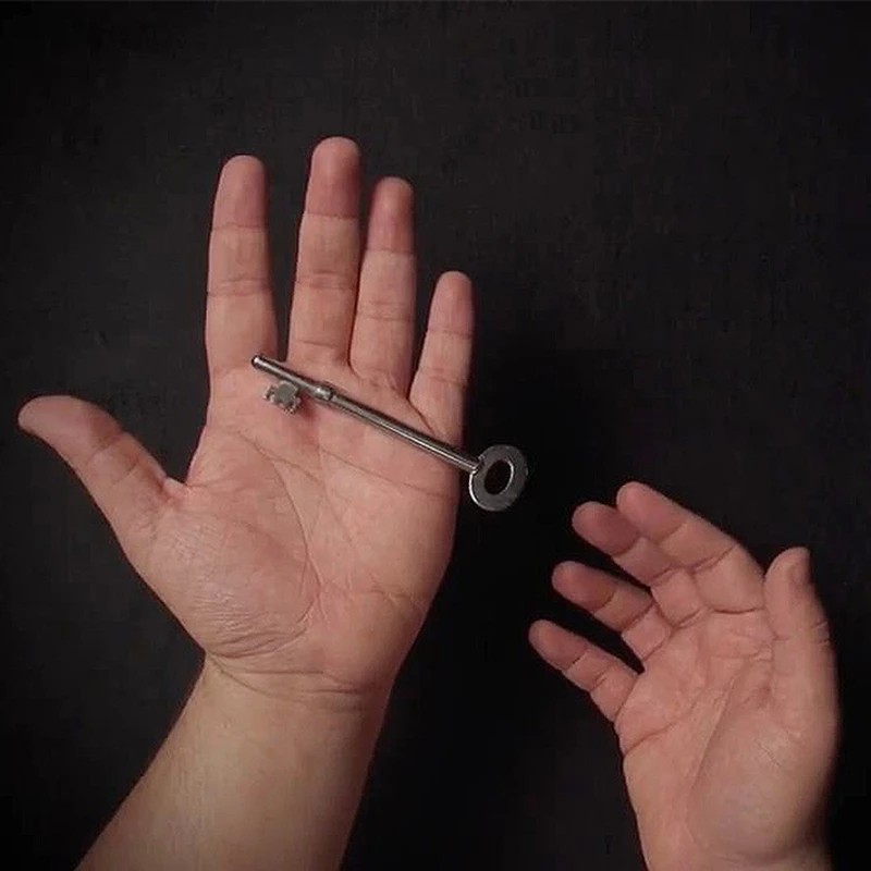 Jual Antique Haunted Key Magic Tricks Ghost Skeleton Moving Keys ...