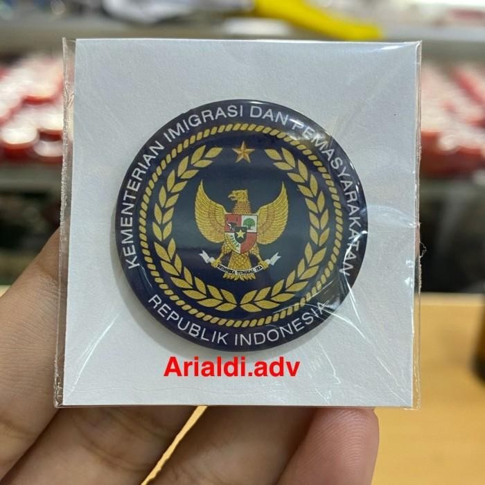 Jual pin KEMENIMIPAS terbaru kuningan dilapis resin magnet pin IMIPAS ...