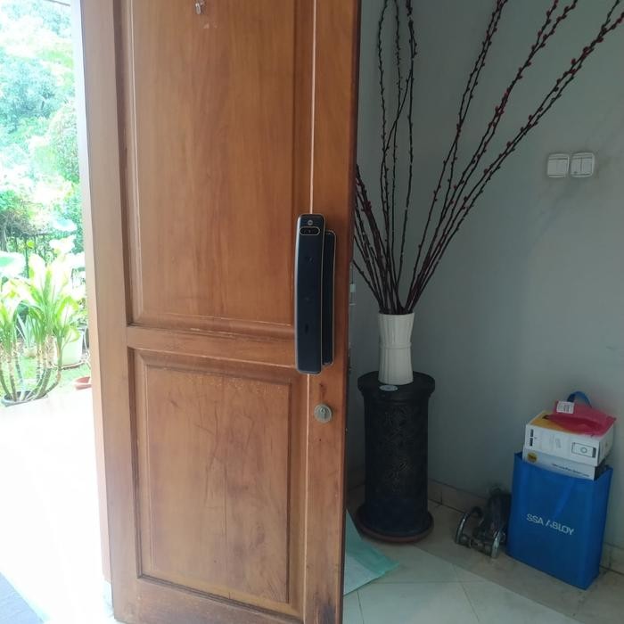 Jual YALE LUNA PRO PLUS SMART DOOR LOCK ORIGINAL GARANSI RESMI | Shopee ...