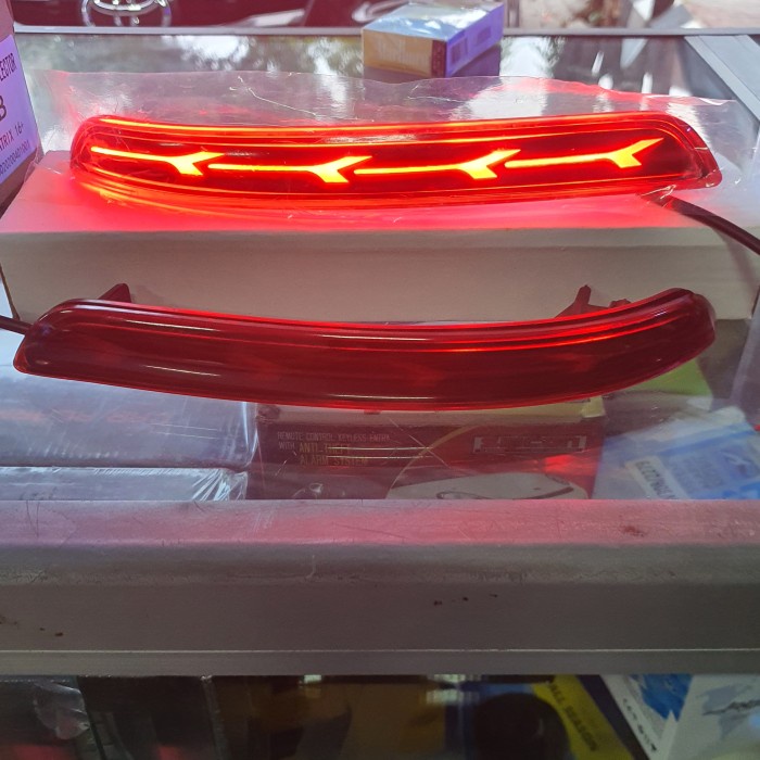 Jual Rear Bumper Running Innova Reborn Cob - Led Bemper Toyota Innova ...