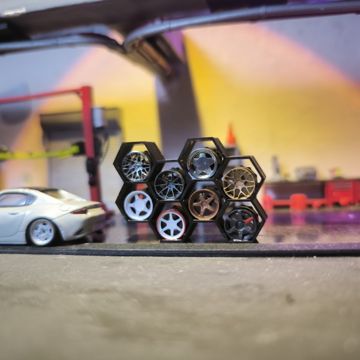 Jual HEXAGONAL WHEEL DISPLAY RACK 1/64 SCALE - RAK VELG GARAGE ...