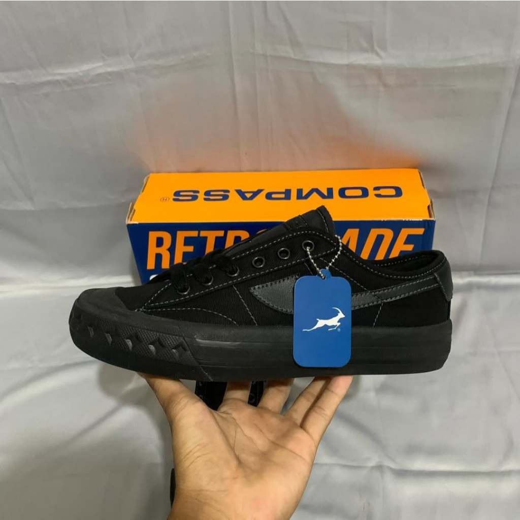 Jual NEW DEALS New Sepatu Compass Retrograde Low Triple Black Sneakers ...