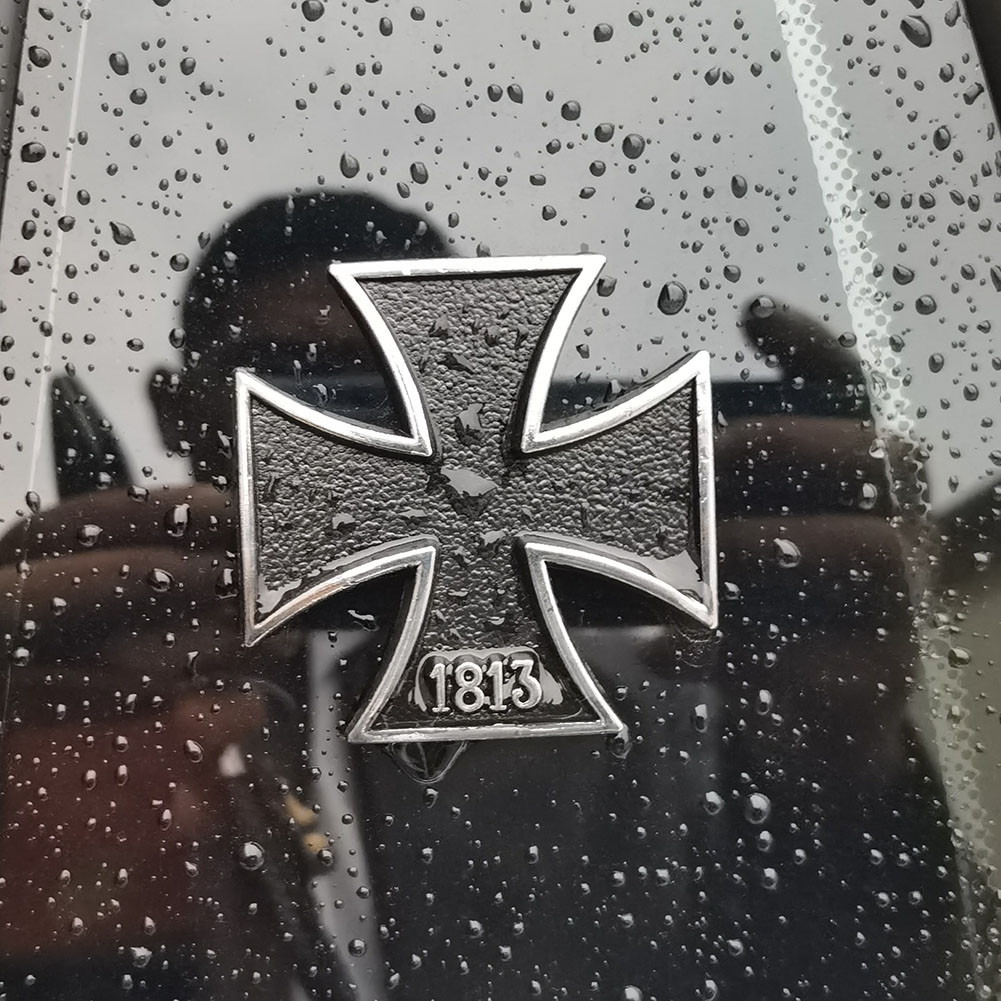 Jual Iron Cross Chrome Logam Jerman 1813 Malta Kebajikan Simbol Medali ...