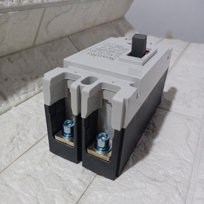 Jual Mccb Dc 2P 500V Dc 150A 200A 250A Mcb Dc 2Pole Panel Surya ...
