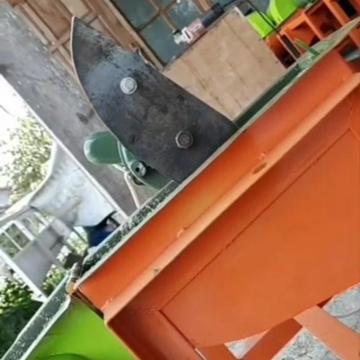 Jual Mesin copper Pencacah Rumput Otomatis Mesin pakan ternak Cacah ...