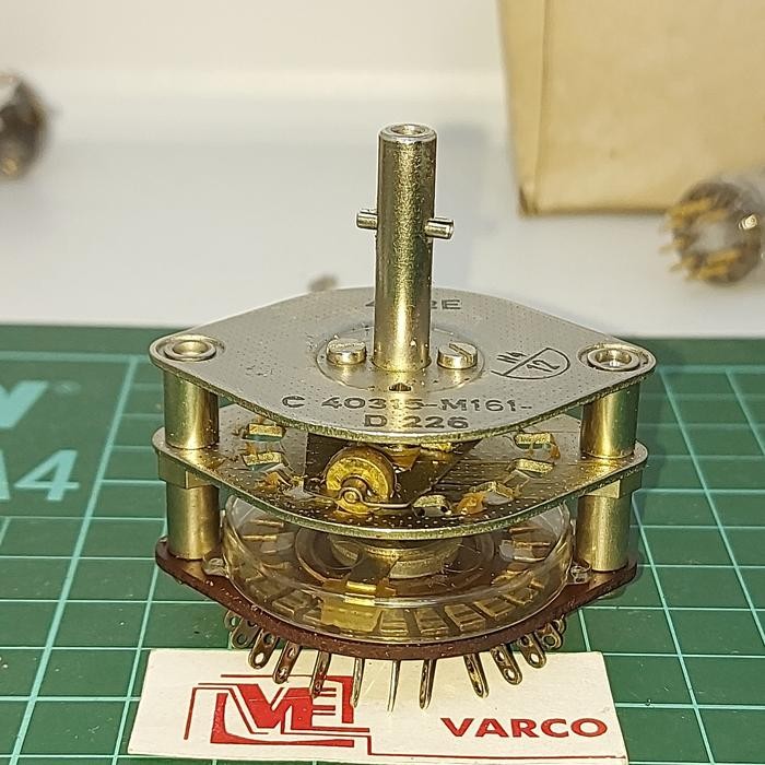 Jual Rotary Switch 1 Susun Besar As Panjang 4/02E Siemens | Shopee ...