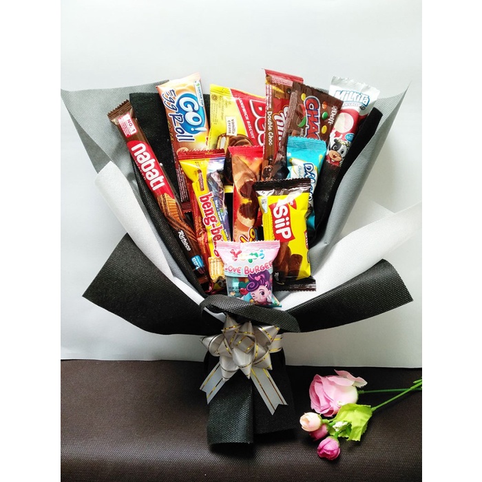 Jual party- Snack Bouquet - Buket Aneka Snack kue dan coklat ukuran ...