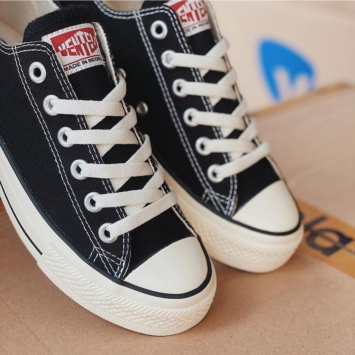 Jual Tapak- Sepatu Ventela Ethnic Low Pendek Hitam Putih Casual Pria ...