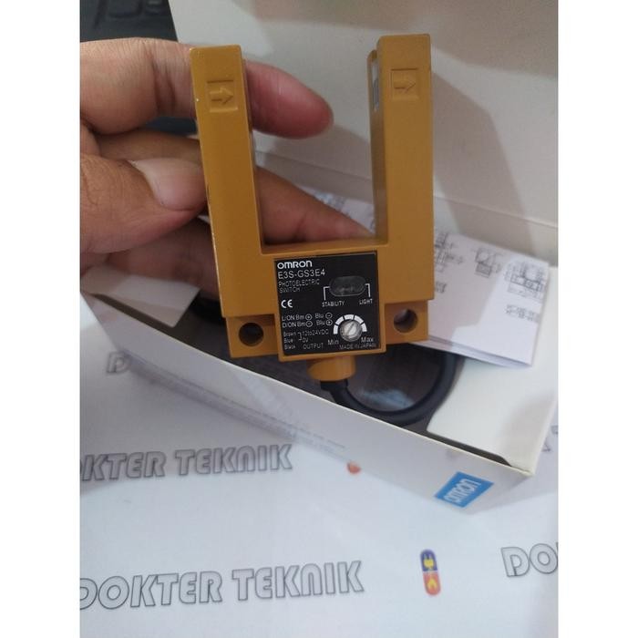 Jual OMRON E3S-GS3E4 PHOTOELECTRIC SWITCH SENSOR 2M 12-24 VDC | Shopee Indonesia