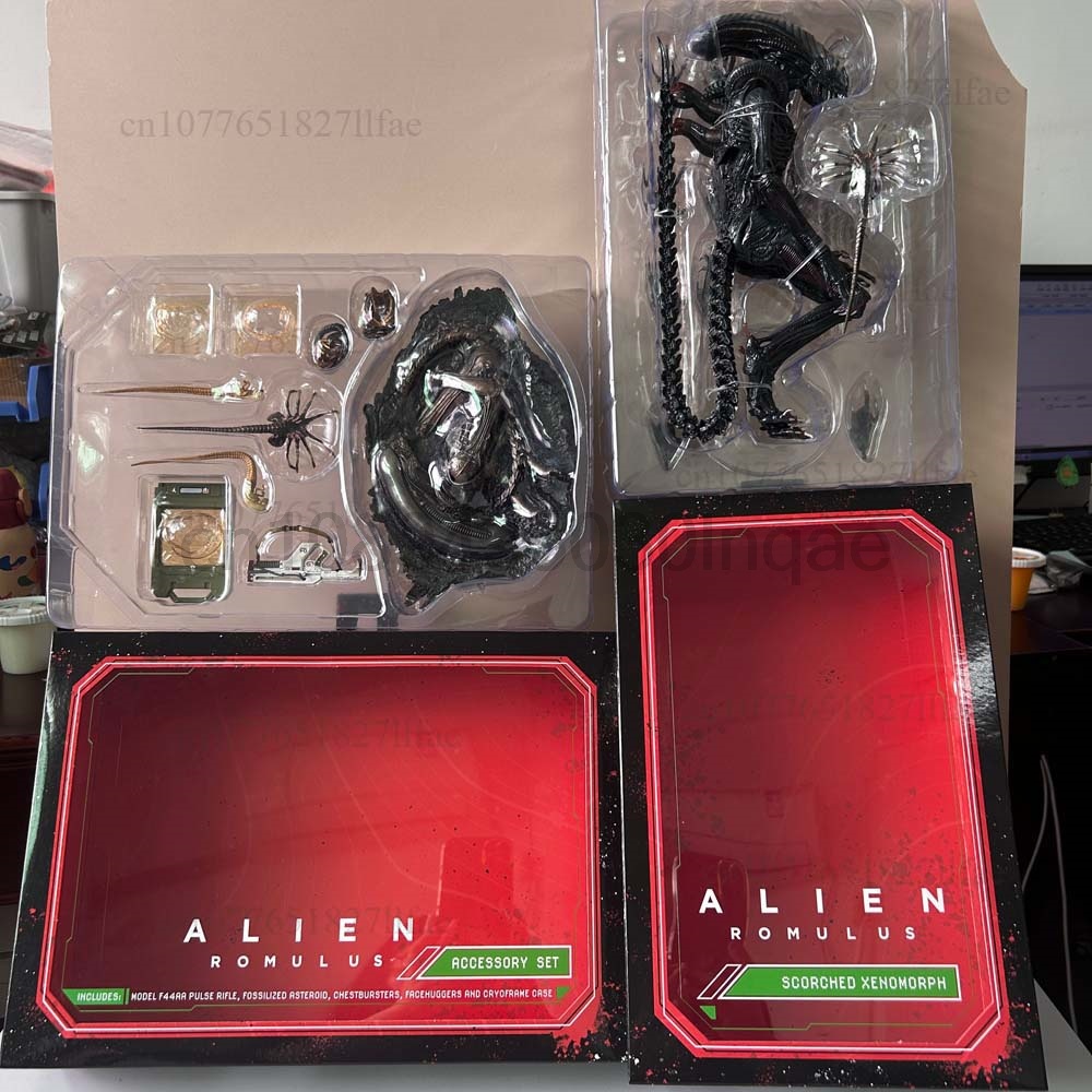 Jual NECA The ALIEN Romulus Facehugger Ultimate Scorched Xenomorph and ...