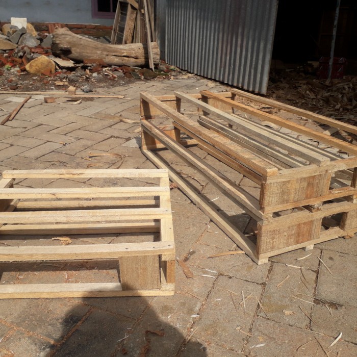 Jual PACKING KAYU RAK RIAS RAK KACA MEJA RIAS GANTUNG :) | Shopee Indonesia