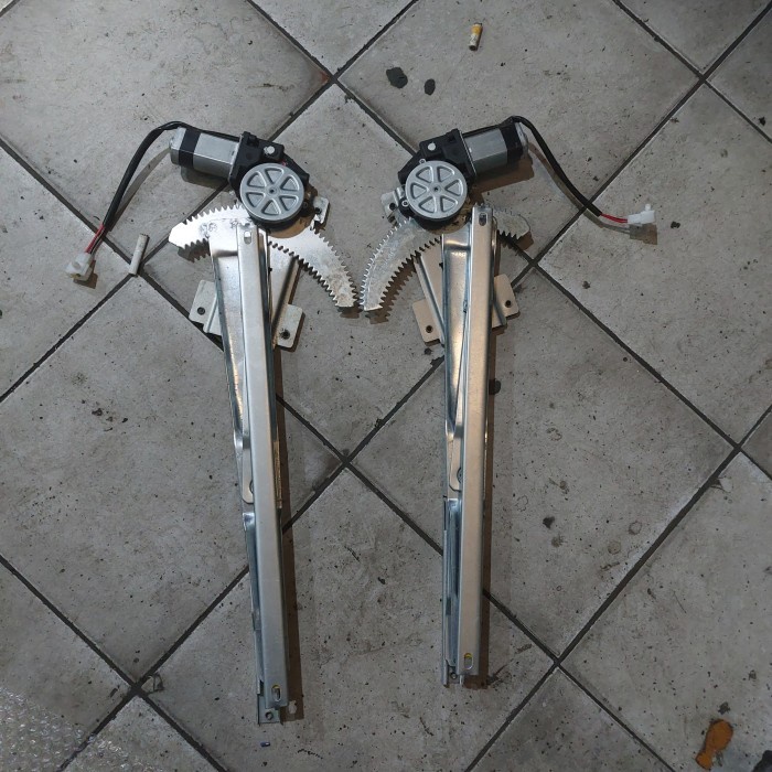Jual regulator dan dinamo power Window taft gt dan feroza | Shopee ...