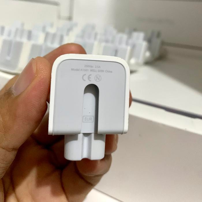 Jual Colokan mata dua magsafe macbook, ipad, Ac Plug 100% original ...