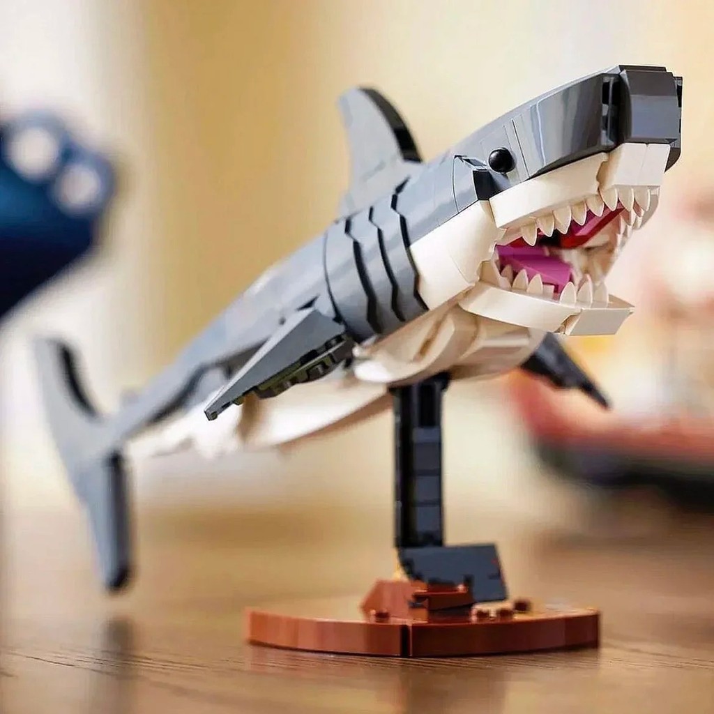 Jual Miniso Disney 21350 Shark attack fishing boat scene Building block ...