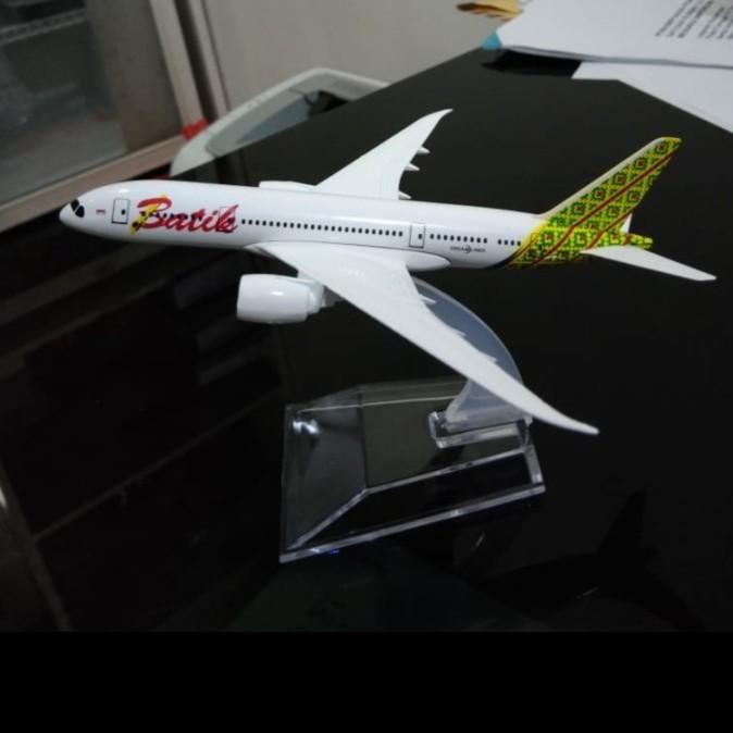 Jual Miniatur Diecast Pesawat Batik Air Indonesia Toy | Shopee Indonesia