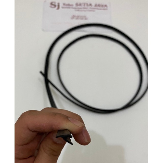 Jual Karet list T karet kaca depan mobil bagian bawah unsa | Shopee ...