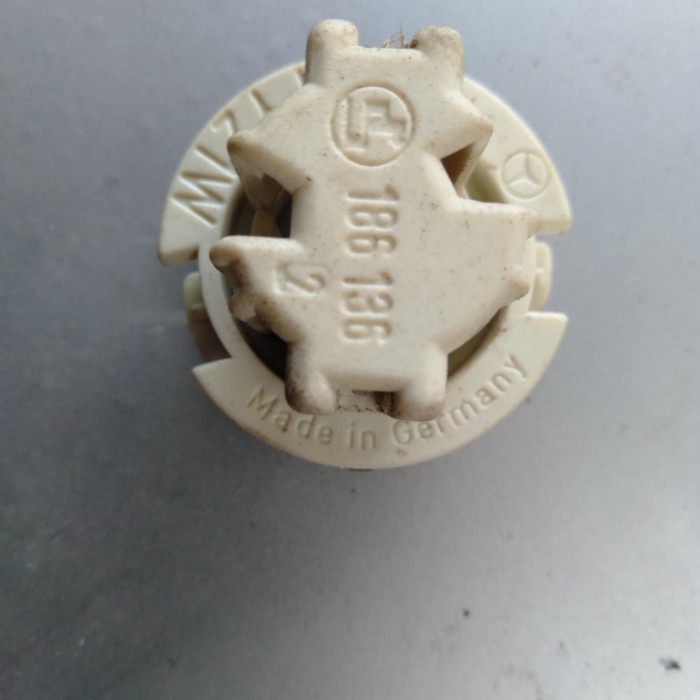 Jual Soket Bohlam Lampu Belakang Stop Lamp Mercy New Eyes W210 (2Nd ...