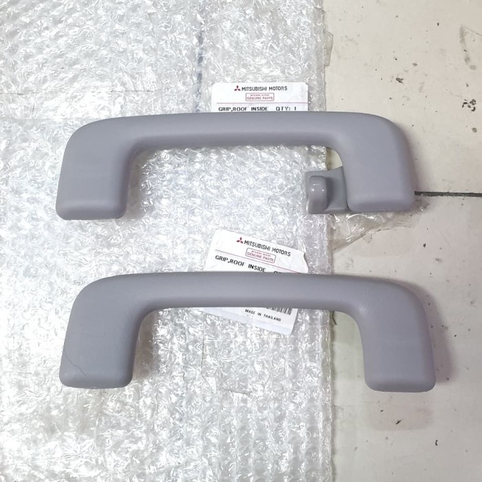 Jual HANDLE GRIP PLAFON ROOF ABU ABU ASLI MITSUBISHI PAJERO SPORT ...