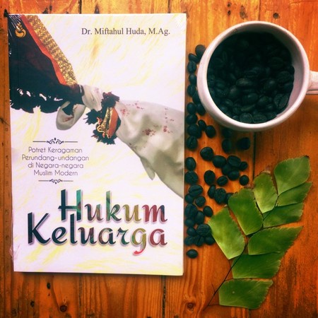 Jual Buku Hukum Keluarga: Potret Keragaman Perundang-Undangan di Negara ...