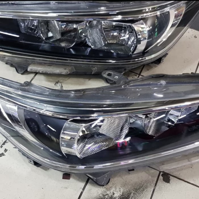 Jual Headlamp Headlight Lampu Depan Toyota Innova Reborn Type G ...