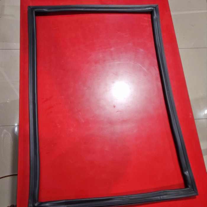 Jual KARET PINTU SHOWCASE MINI POLYTRON ORIGINAL UKURAN 68X47 (HITAM ...