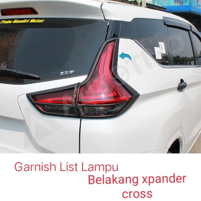 Jual Garnish List Lampu Belakang Mobil XPANDER CROSS Hitam Dop | Shopee ...