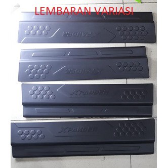Jual Side Scuff Plate Mitsubishi Xpander Sill Plate Samping Black ...