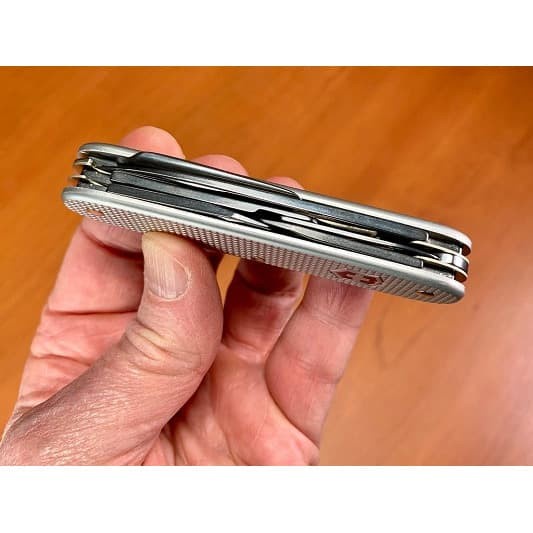 Jual nurfitrsu - Multitool VICTORINOX PIONEER X ALOX Silver Swiss Multi ...