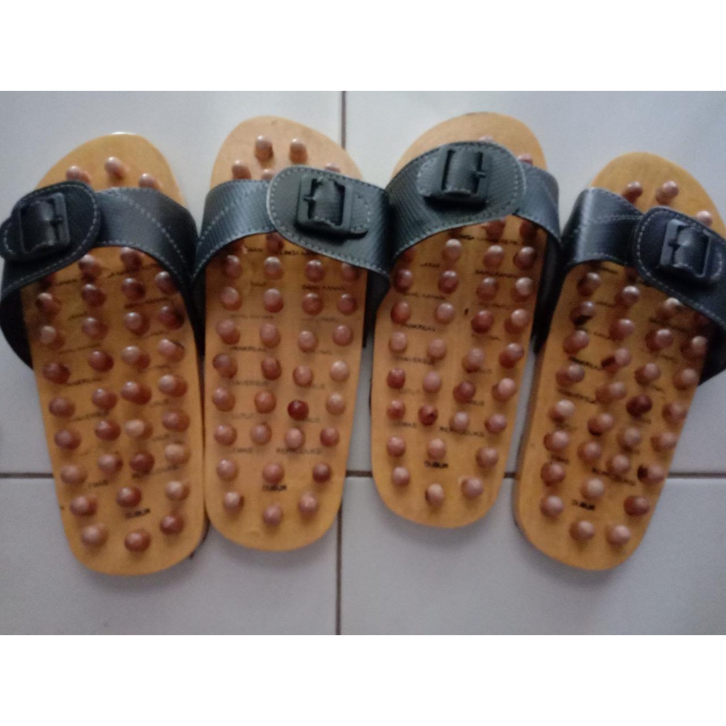 Jual Sandal kesehatan terapi - sandal reumatik kayu - Sandal Refleksi ...
