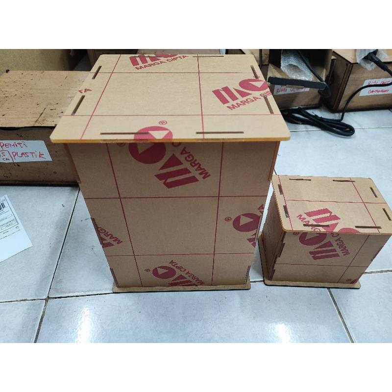 Jual Box pajangan figura ukuran 18x18x25cm | Shopee Indonesia