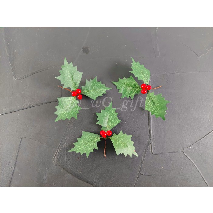 Jual Hiasan Natal - Daun dengan 3 Lobi Merah; 1 Pack 1 Piece | Shopee ...