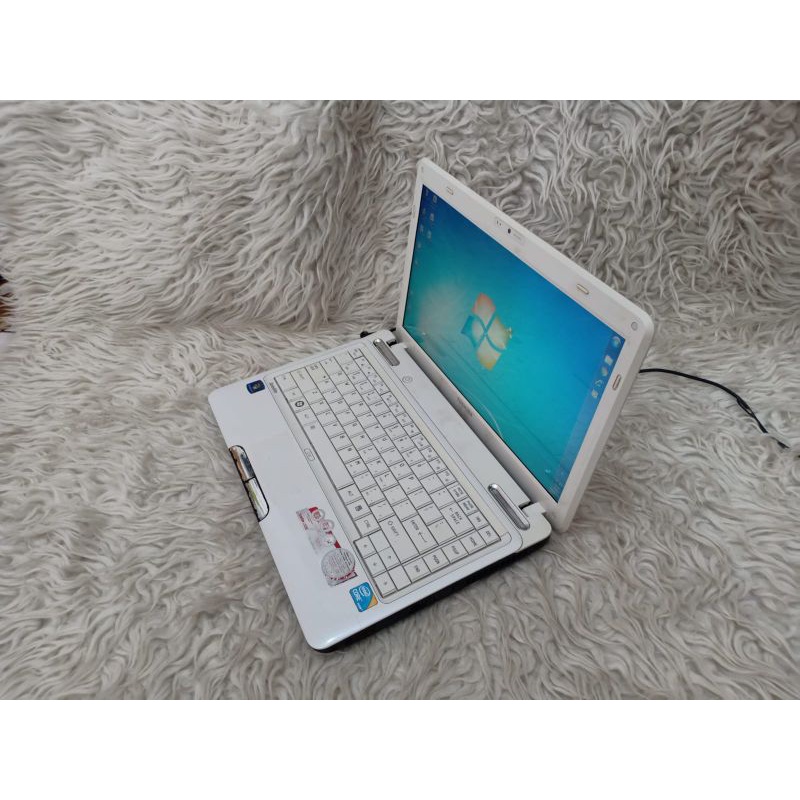 Jual Laptop Toshiba Satelite L635 Ram 4gb HDD 500gb core i3 Siap pakai ...