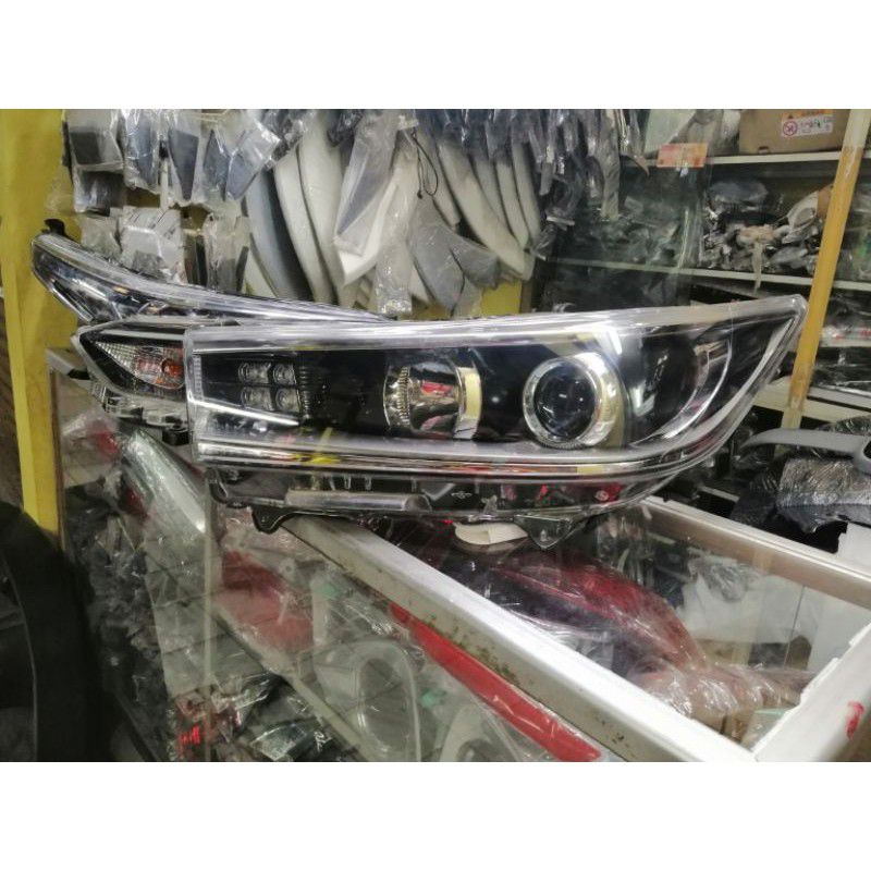 Jual Headlamp Lampu Depan Toyota Innova Reborn Venturer tipe Q 2016 ...