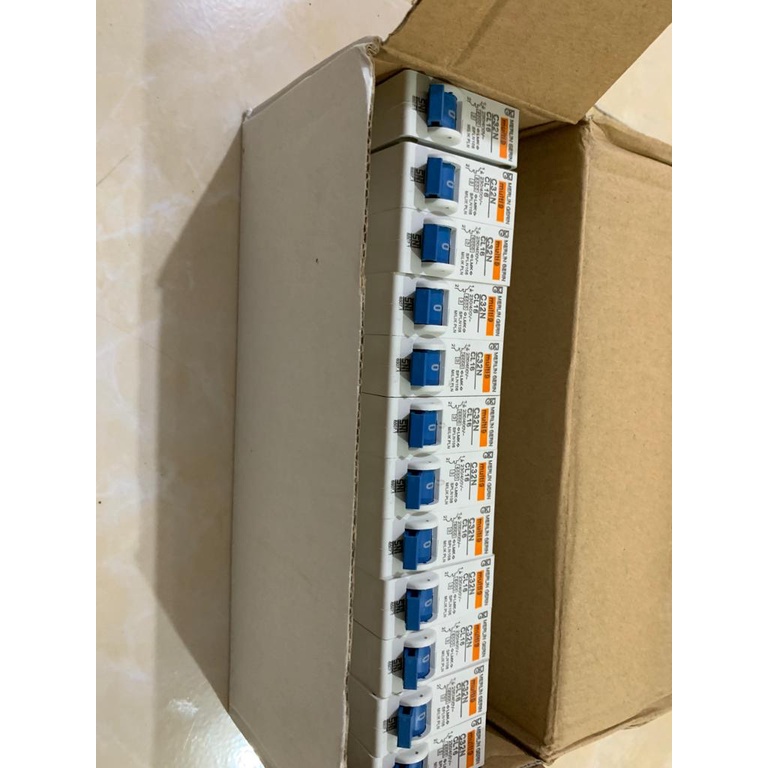 Jual MCB MERLIN GERIN BIRU 2A 4A 6A 10A 16A | Shopee Indonesia