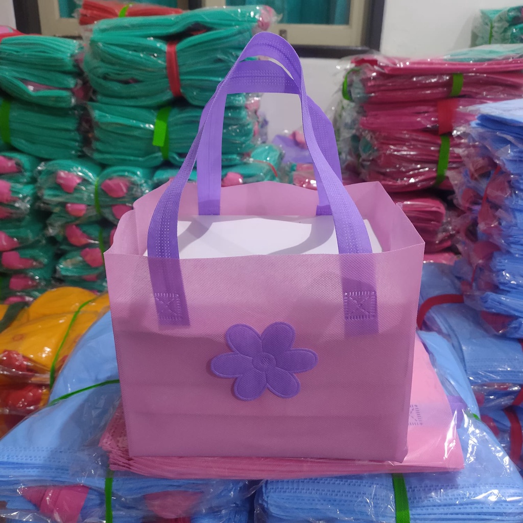 Jual Tas Box Nasi 22x22 20x20 Motif Bunga / Tas Kotak Nasi 22x22 20x20 / Tas Spunbond Box Kotak ...
