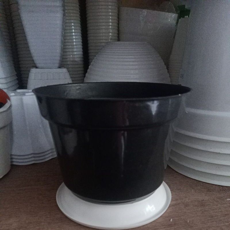 Jual Pot Bunga Ukuran 17 polos hitam pot petani bunga grosiran 750k ...