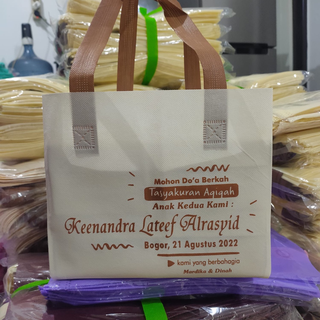 Jual Tas spunbond box custom sablon / tas box nasi 22x22 20x20 custom sablon / tas kotak nasi ...