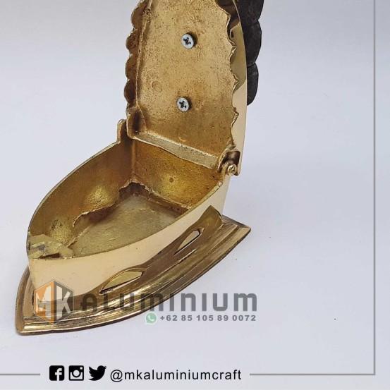 Jual Miniatur Setrika Kuno - Seterika Arang - Setrika Mini Kuningan ...