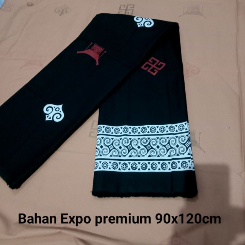 Jual Sarung Hitam Khas Toraja Sarita Ukuran 90x120cm | Shopee Indonesia