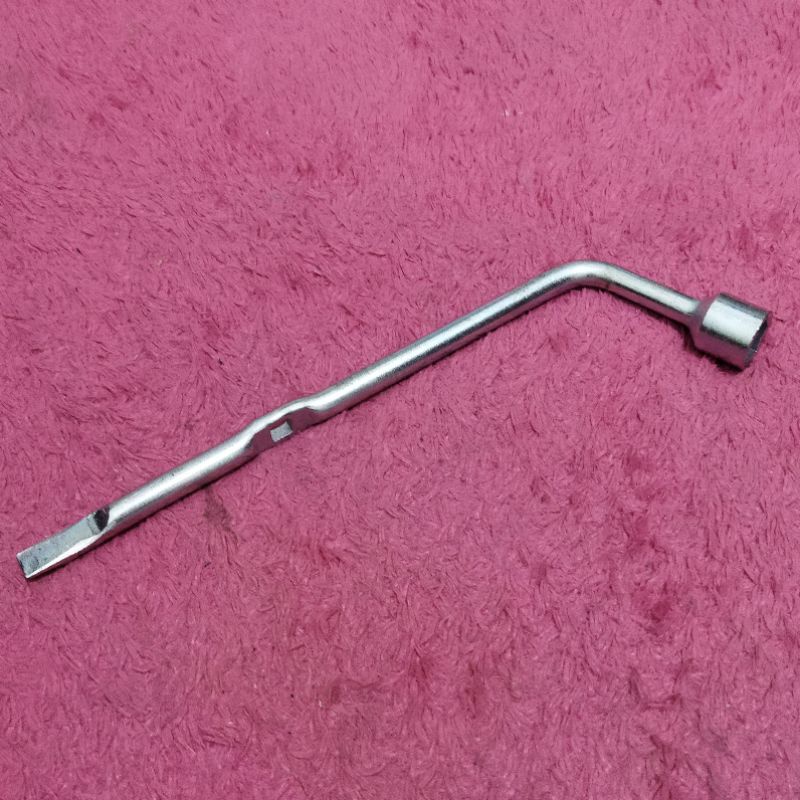 Jual Kunci Roda Toyota kijang Innova & Hilux | Shopee Indonesia