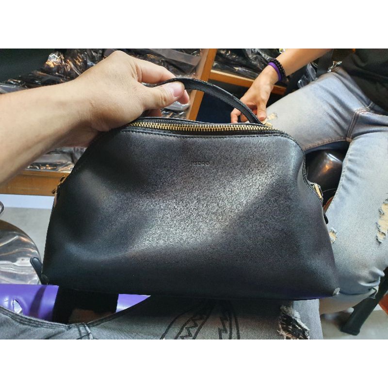 Jual tas Pedro second tas fashion pedro original bekas second bagus ...