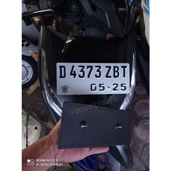 Jual Plat Motor Putih Reflektive Baut Tanam Ukuran Kecil Anti Flash ...