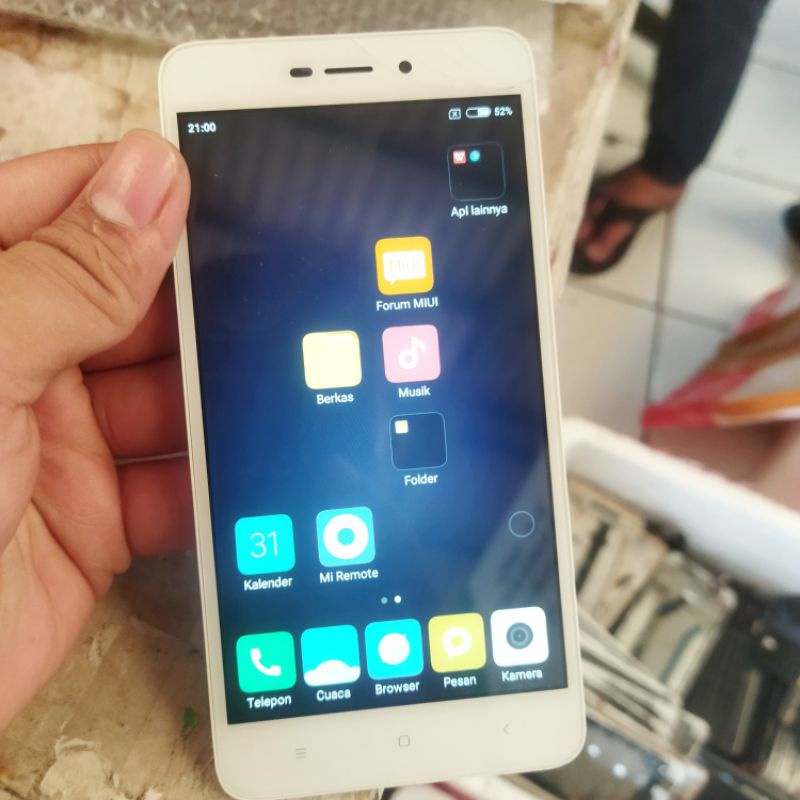 Jual LAYAR LCD TOUCHSCREEN XIAOMI REDMI 4A ORIGINAL ASLI COPOTAN SUDAH ...