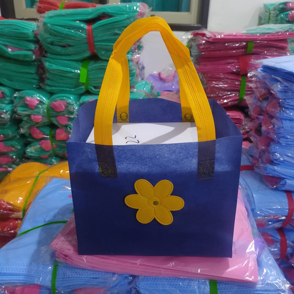 Jual Tas Box Nasi 22x22 20x20 Motif Bunga / Tas Kotak Nasi 22x22 20x20 / Tas Spunbond Box Kotak ...