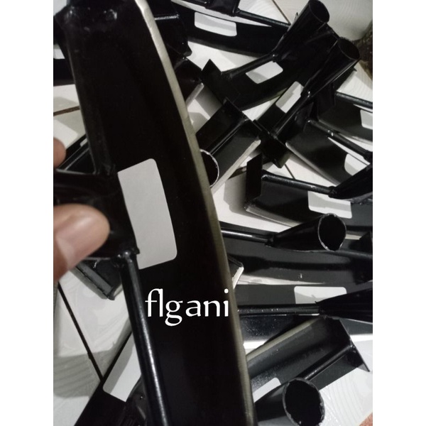Jual Cangkul Garu Tanah Dan Pemotong Rumput Bahan Baja Gergaji | Shopee ...