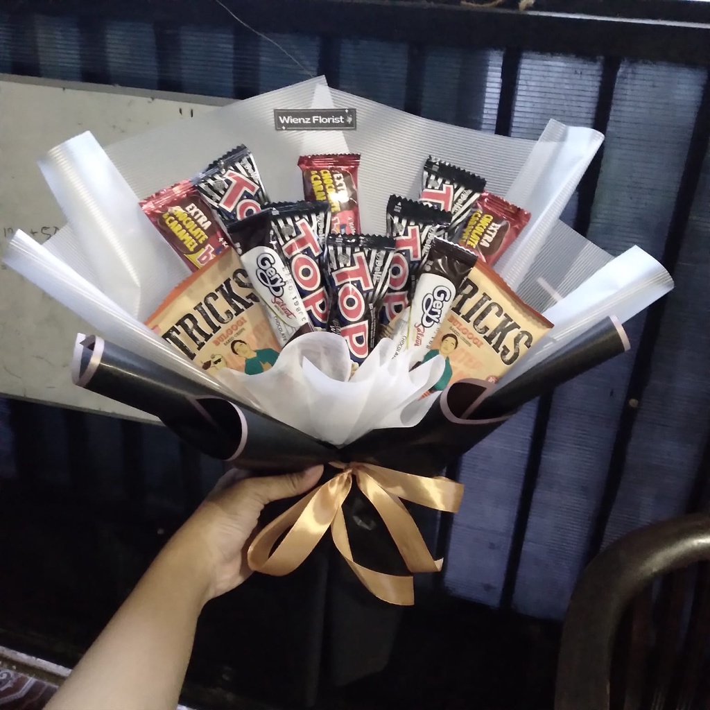 Jual Buket Wisuda Snack / Bucket wisuda murah buket jajan untuk hadiah ...