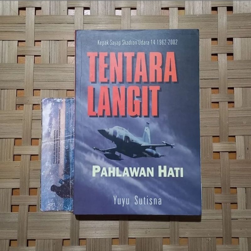 Jual Buku Tentara Langit Pahlawan Hati - Yuyu Sutisna | Shopee Indonesia
