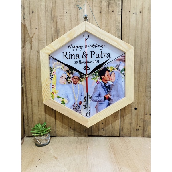 Jual KADO PERNIKAHAN JAM DINDING KAYU KOMBINASI AKRILIK CUSTOM BONUS ...